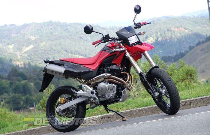 Prueba de manejo Honda FMX 650, ¿es la supermotard ideal?