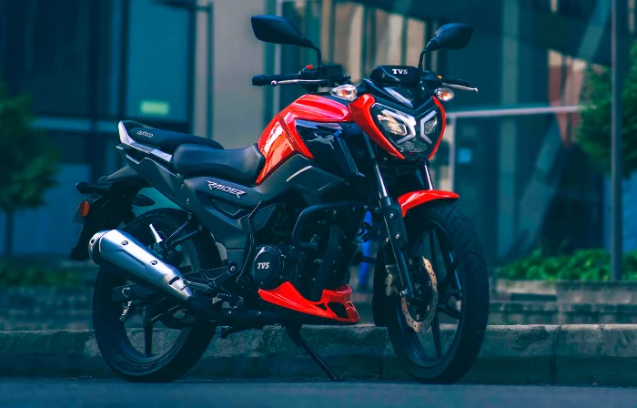 Como se siente conducir TVS Raider 125 en carretera y ciudad